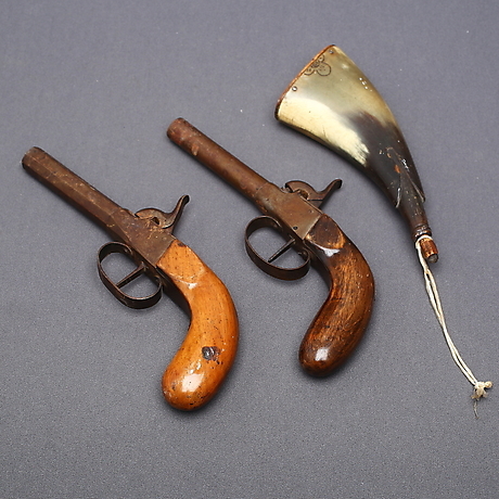BLOCK PISTOLS and POWDER HORN, 3 parts, 19th century. Weapons ...