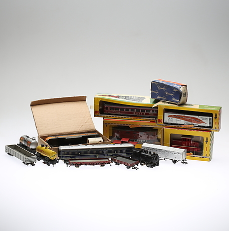 MODEL TRAIN PARTS, Fleischmannn and Rivarossi. Toys - Auctionet