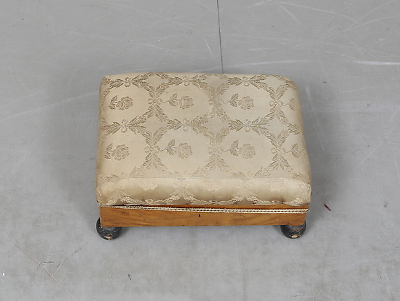 PALL, 1800s. Furniture - Armchairs & Chairs - Auctionet