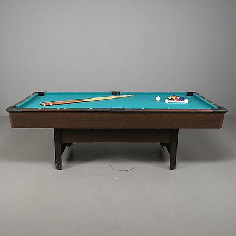BILLIARD TABLE, Frederick Willys, balls and cues. Miscellaneous ...