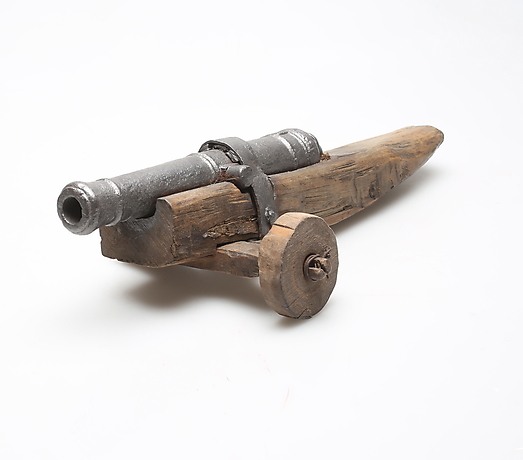 KANON, järn, 1800-tal. Vapen & Militaria - Skjutvapen - Auctionet
