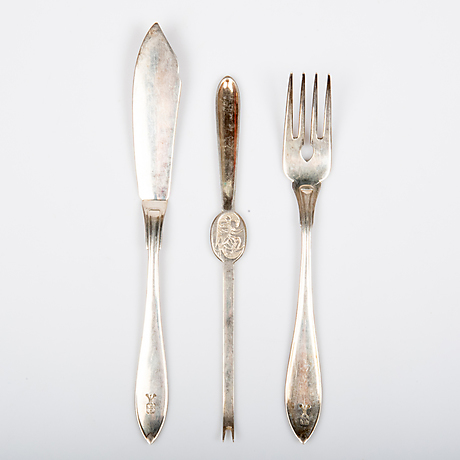 FISH CUTLERY AND SHELLFISH FORKS, 24 pieces, nickel silver. Silver ...