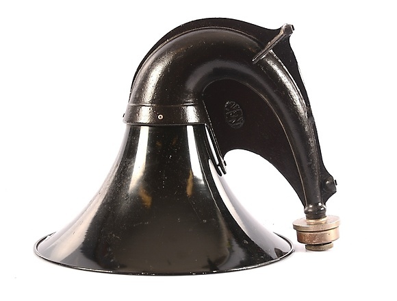 FUNNEL SPEAKER, lacquered cast iron and tin, Neufeldt & Kuhnke, Kiel ...