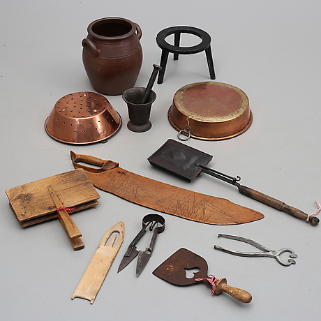 COPPER and COMMON OBJECTS, 16 parts, 19th century. Folk art - Other ...