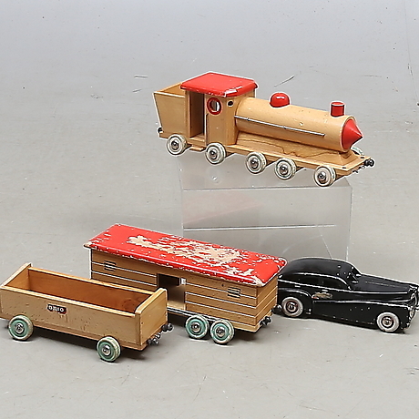 BRIO, 4 delar, trä, Tåg samt bil. Leksaker - Auctionet