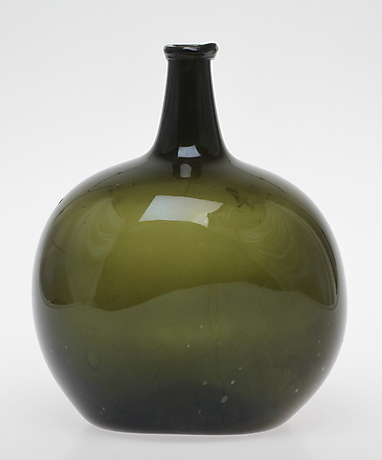 BOTTLE, glass, 1700s / 1800s. Glass - Other - Auctionet