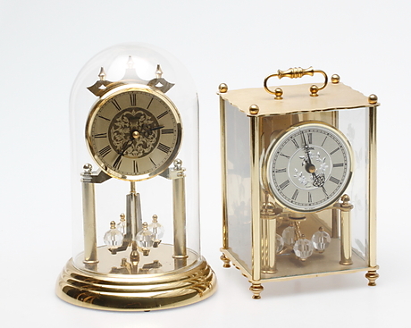 2 years 1900-2000s. Clocks & Watches - Mantel clocks - Auctionet
