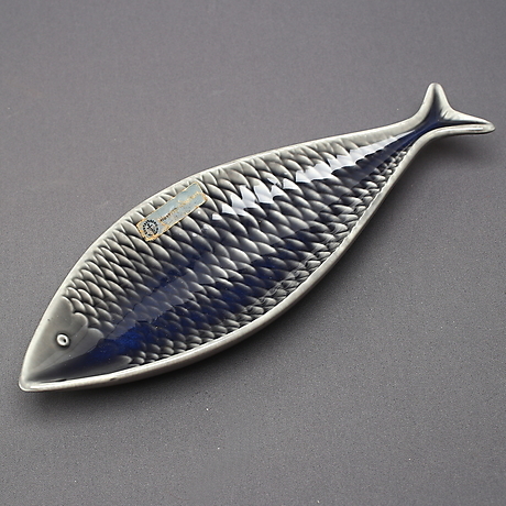 STIG LINDBERG. fat, stengods, i form av fisk, Gustavsberg. Keramik ...