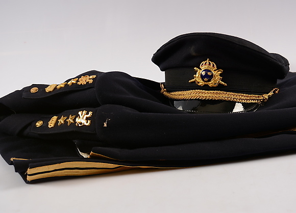UNIFORM, Lieutenant Colonel, cap, uniform jacket and trousers. Weapons ...