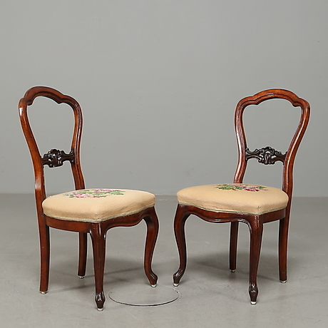 SILLAS, pareja, estilo rococó, madera noble teñida, primera mitad siglo ...