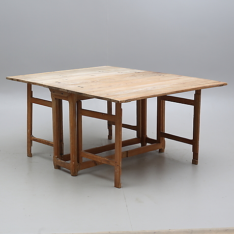 BATTLE TABLE, 19th century. Furniture - Tables - Auctionet