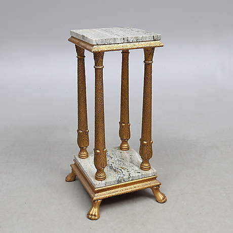 PIEDESTAL, empir stil, med stenskiva, 1900-tal. Möbler - Övrigt - Auctionet