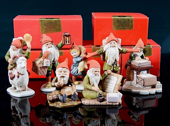 TOMTAR, 12 pieces, porcelain, after Jenny Nyström, Kalmar county museum ...