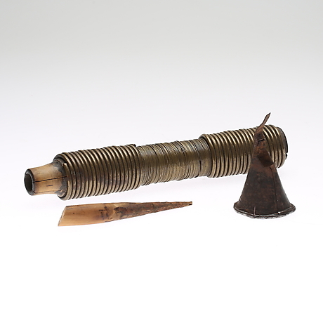 PARTS OF PIPA, probably Africa. Ethnographica - Auctionet