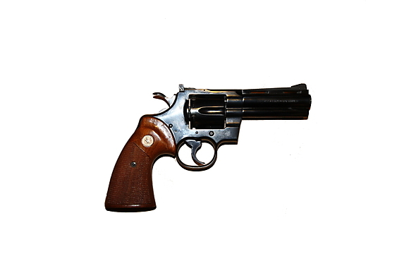 COLT. PYTHON kal. .357 magnum. Licensvapen - Revolvrar - Auctionet
