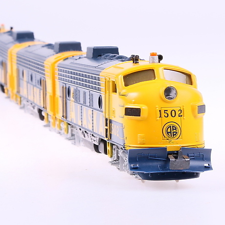 MODELLJÄRNVÄG. Diesel-elektiskt lok GM EMD F7, Alaska Railroad, Märklin ...