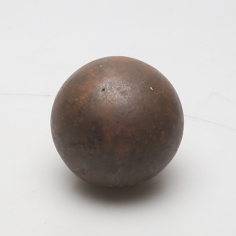 CANNON BALL, iron. Weapons & Militaria - Guns & Rifles - Auctionet
