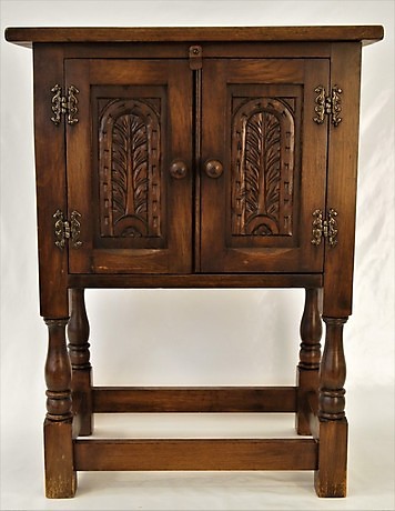 CABINET, Reprodux, England. Furniture - Cupboards, Cabinets & Shelves ...