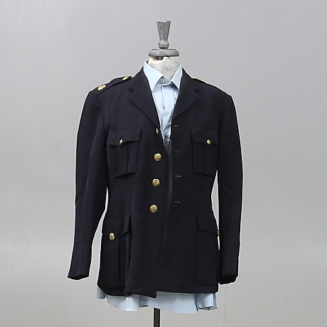 POLISUNIFORM, 3 delar. Vapen & Militaria - Uniformer & Dräkter - Auctionet
