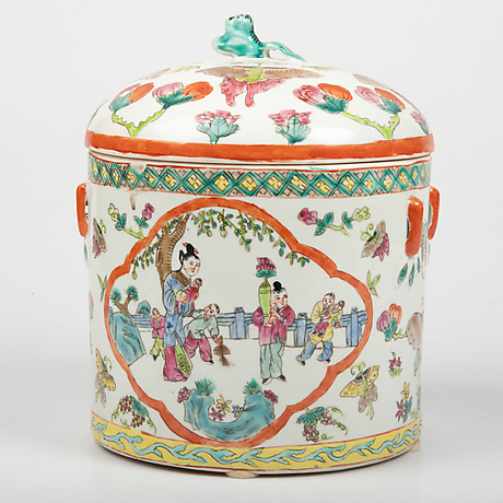 TERRIN WITH COVER, porcelain, Famille Rose, China, 1900s. Ceramics ...