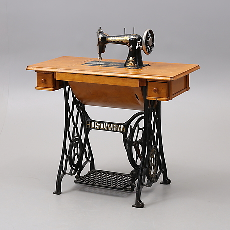 TRAMP SEWING MACHINE, Husqvarna, 19th/20th century. Furniture - Other ...