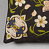 DUK SAMT KUDDE, blomstermönstrade. Mattor & Textil - Textil - Auctionet