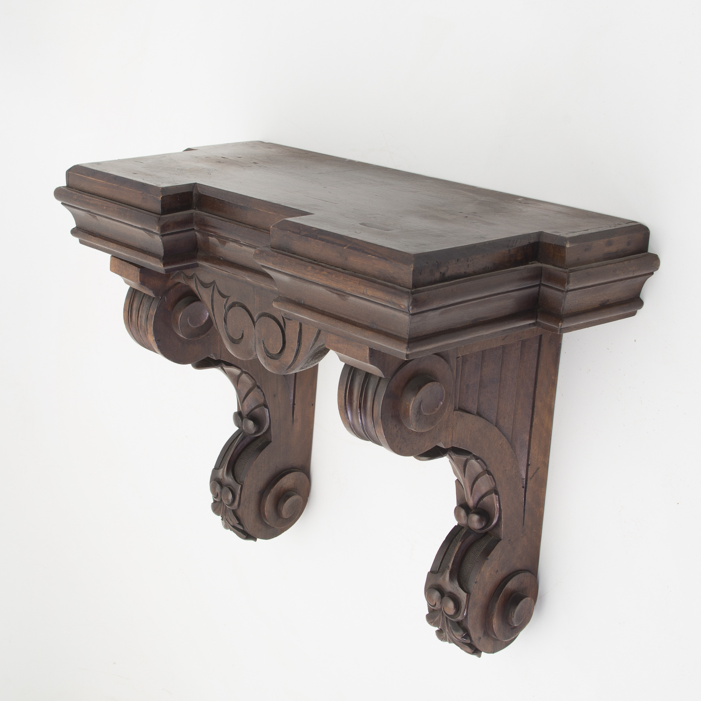 Imágenes para 1099064. Ménsula de estilo barroco en nogal tallado, de ...