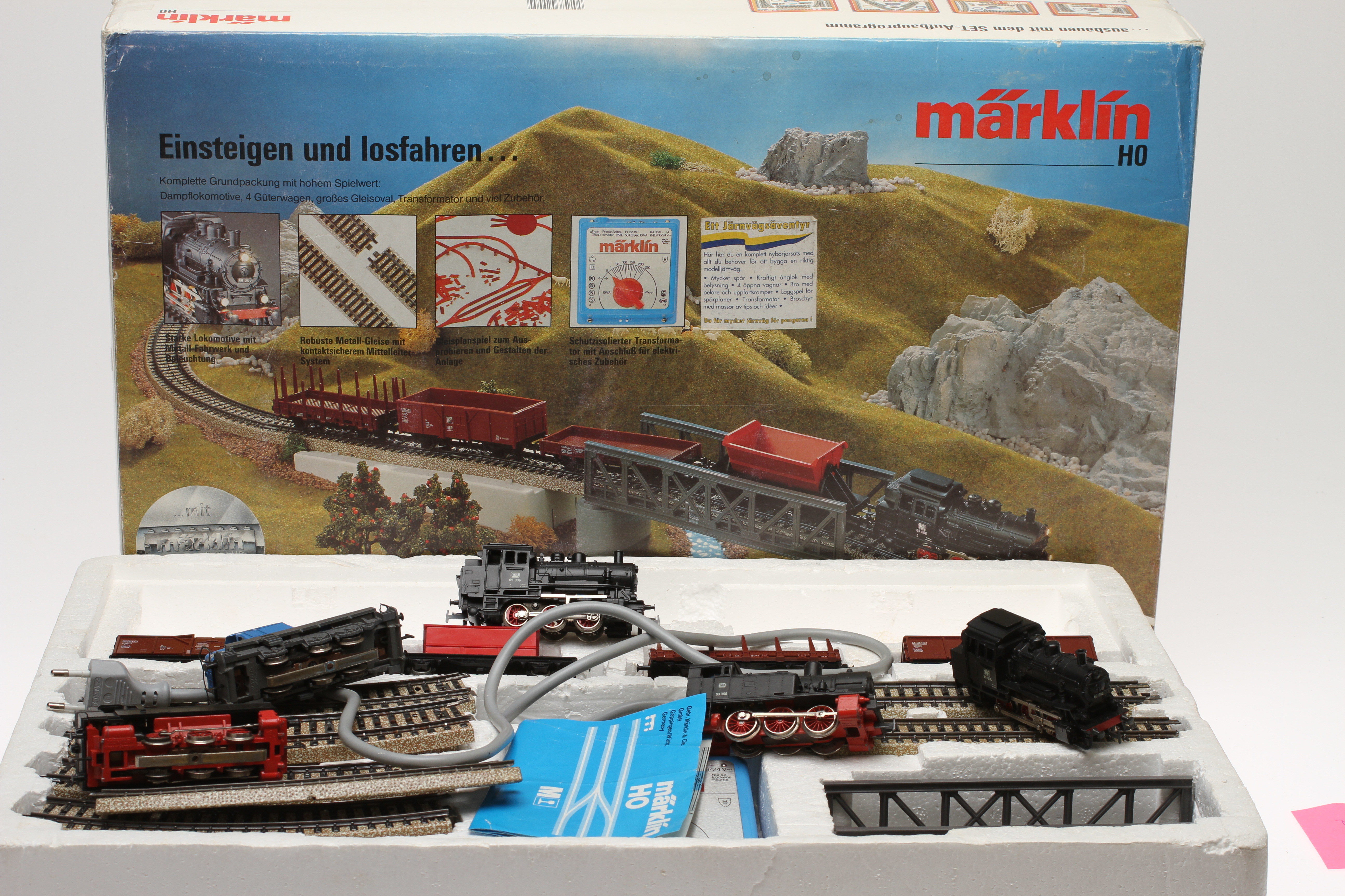 Images for 11371. MÄRKLIN TRAIN KIT 2905 WITH 4 EXTRA LOCKS. - Auctionet