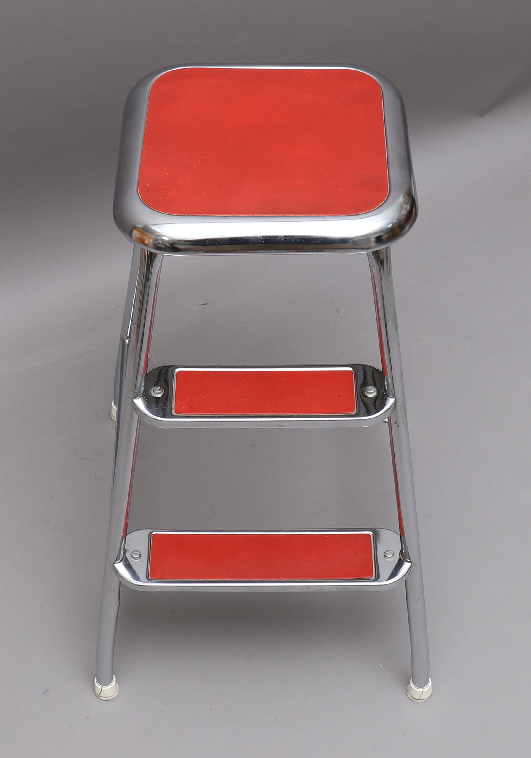 STEGPALL, AWAB, Metall. Möbler - Fåtöljer & Stolar - Auctionet