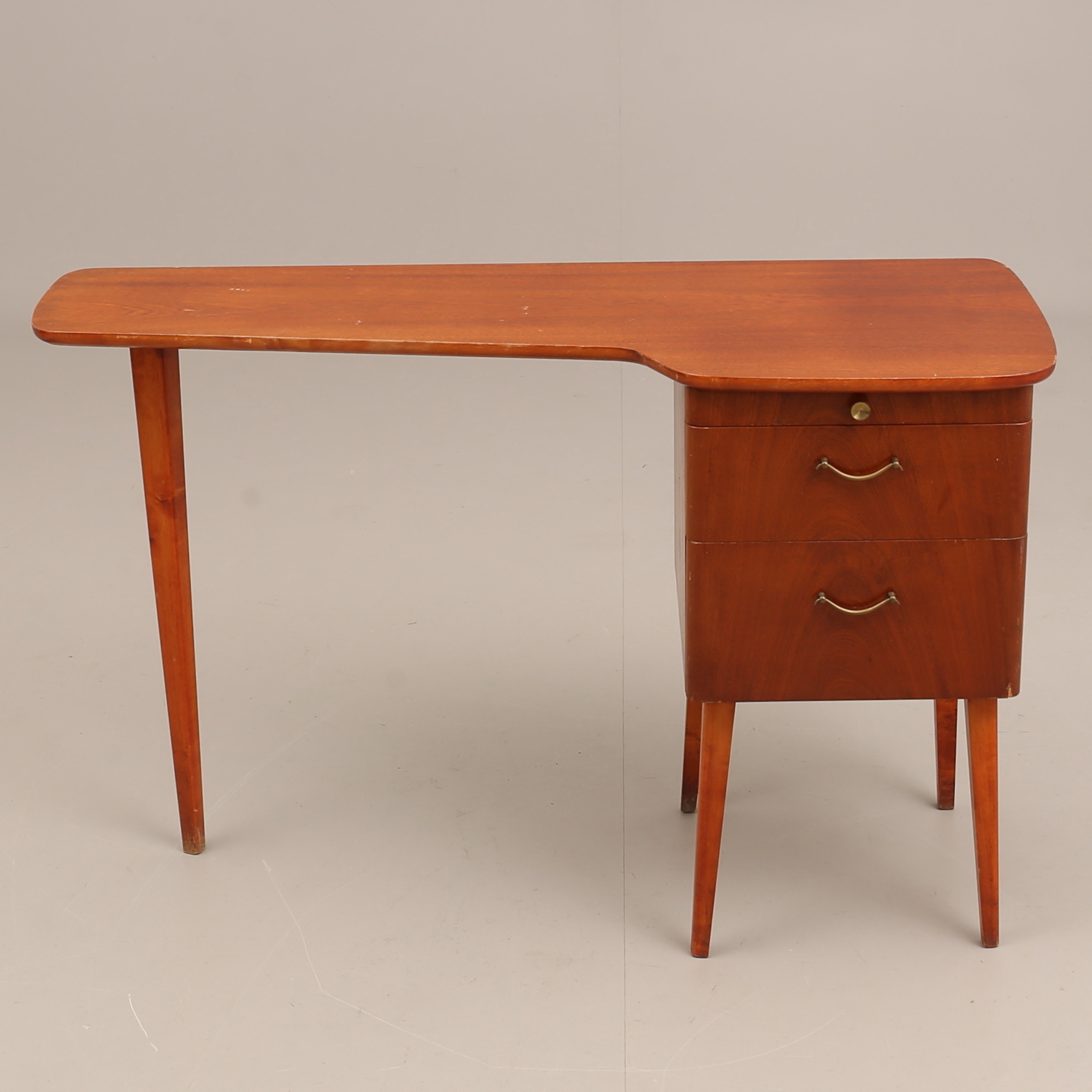 DESK, 1950s / 60s. Furniture - Tables - Auctionet