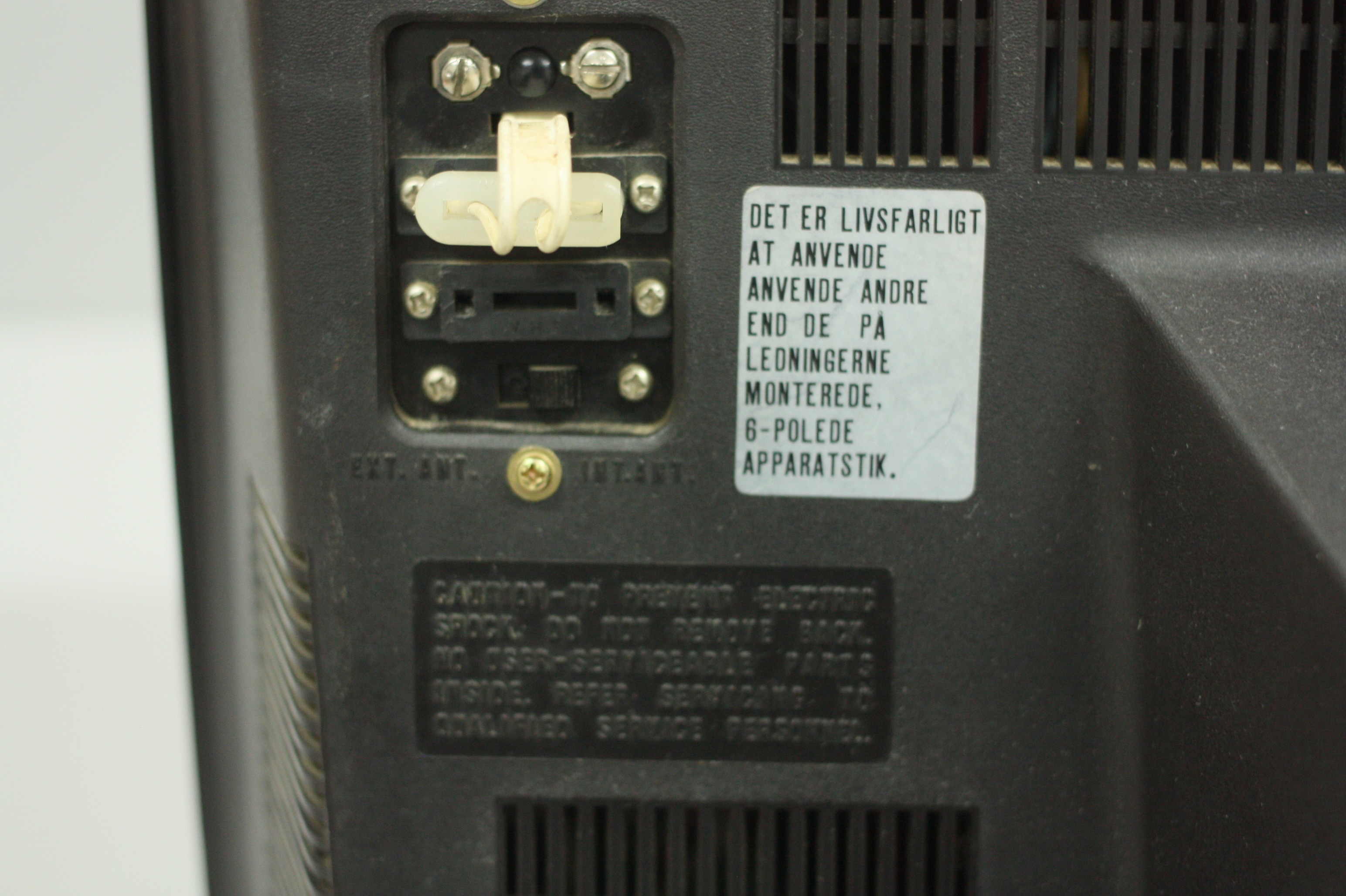 Bilder för 1173127. TV Hitachi, TU-75-301, 32 cm,1900-talets mitt ...