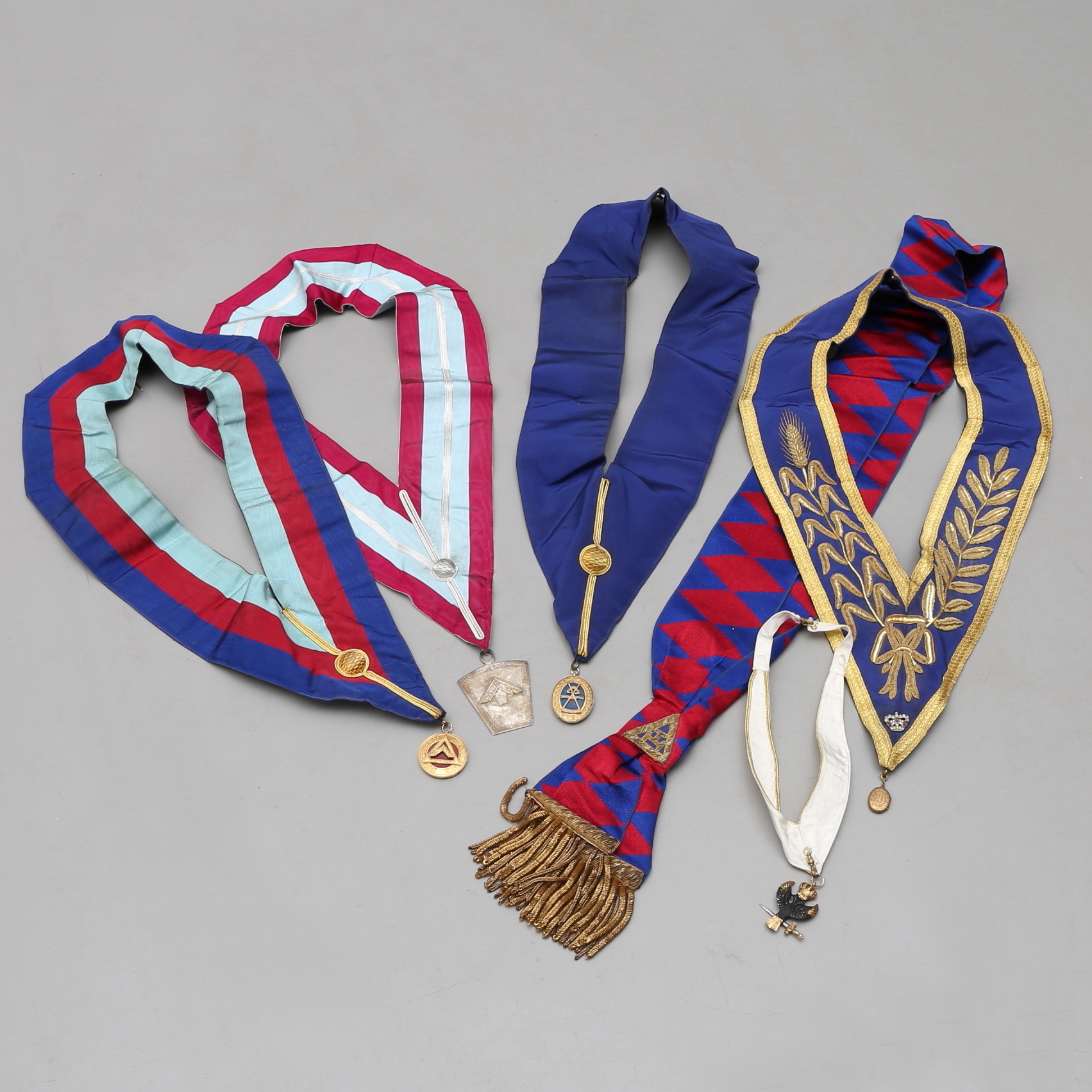 Images for 1209328. MASONIC INSIGNIA, ribbons with pendants of various ...