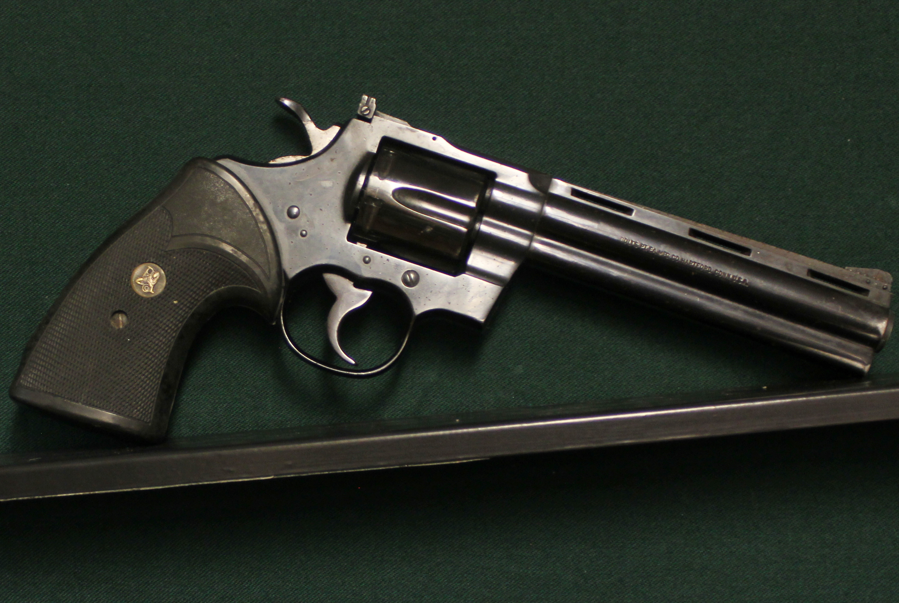 COLT. Python .357 magnum. Licensvapen - Revolvrar - Auctionet