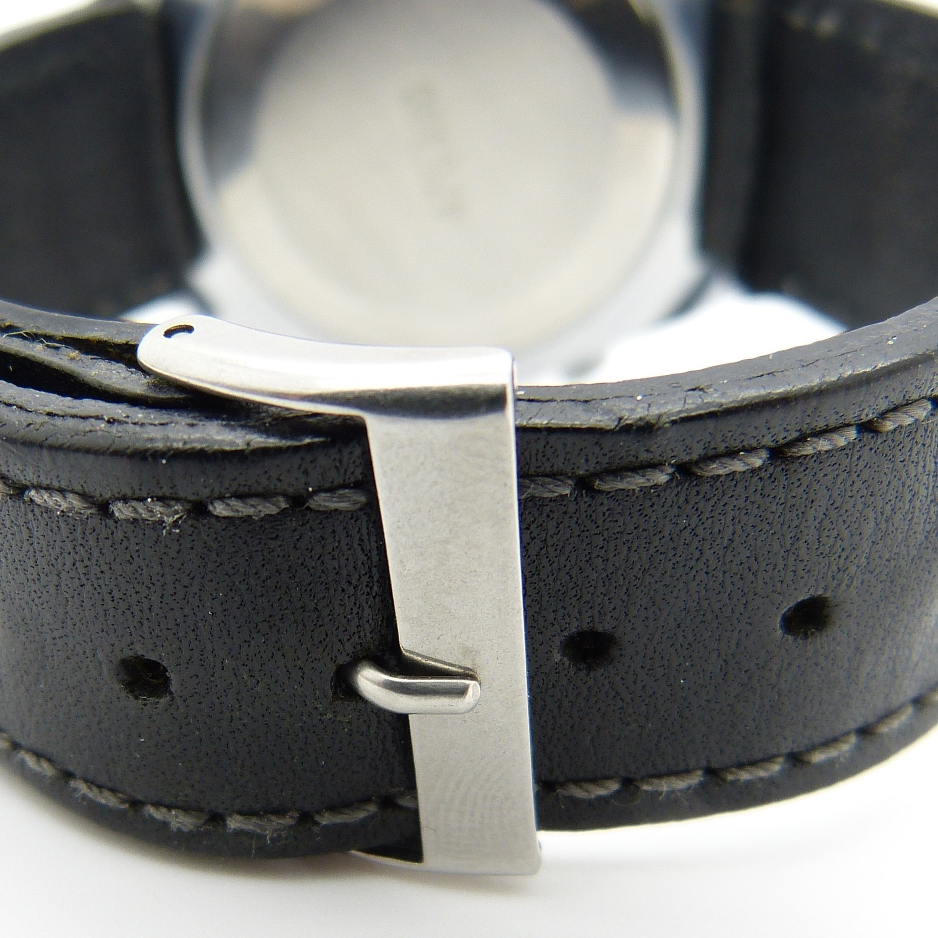 Bilder för 1234589. VINTAGE VÄSKA MANUELL KLOCKA. - Auctionet