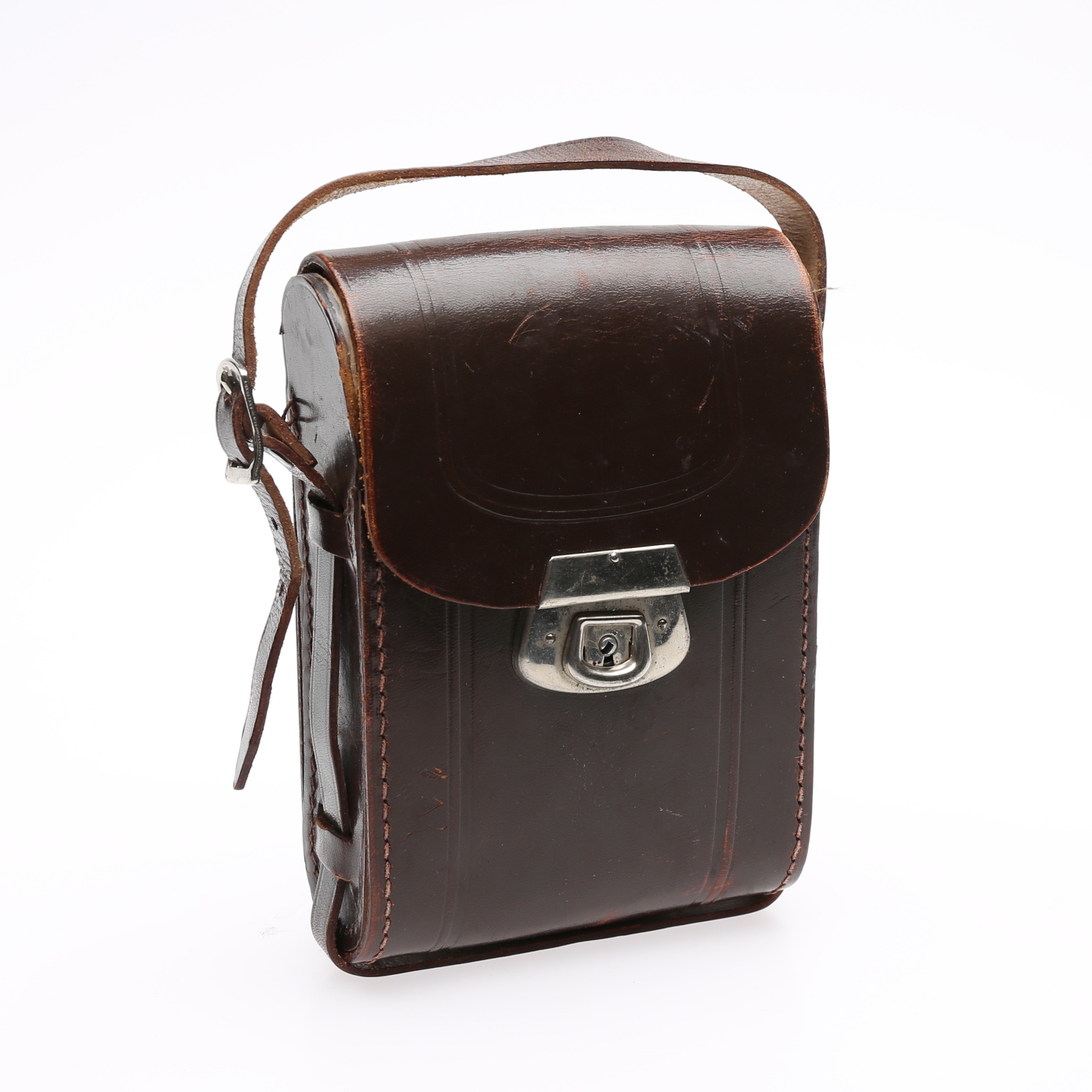 1257104. SVEN HEMMELIN PIIRUSTUSLAATIKKO JA KAMERA. kuvat - Auctionet