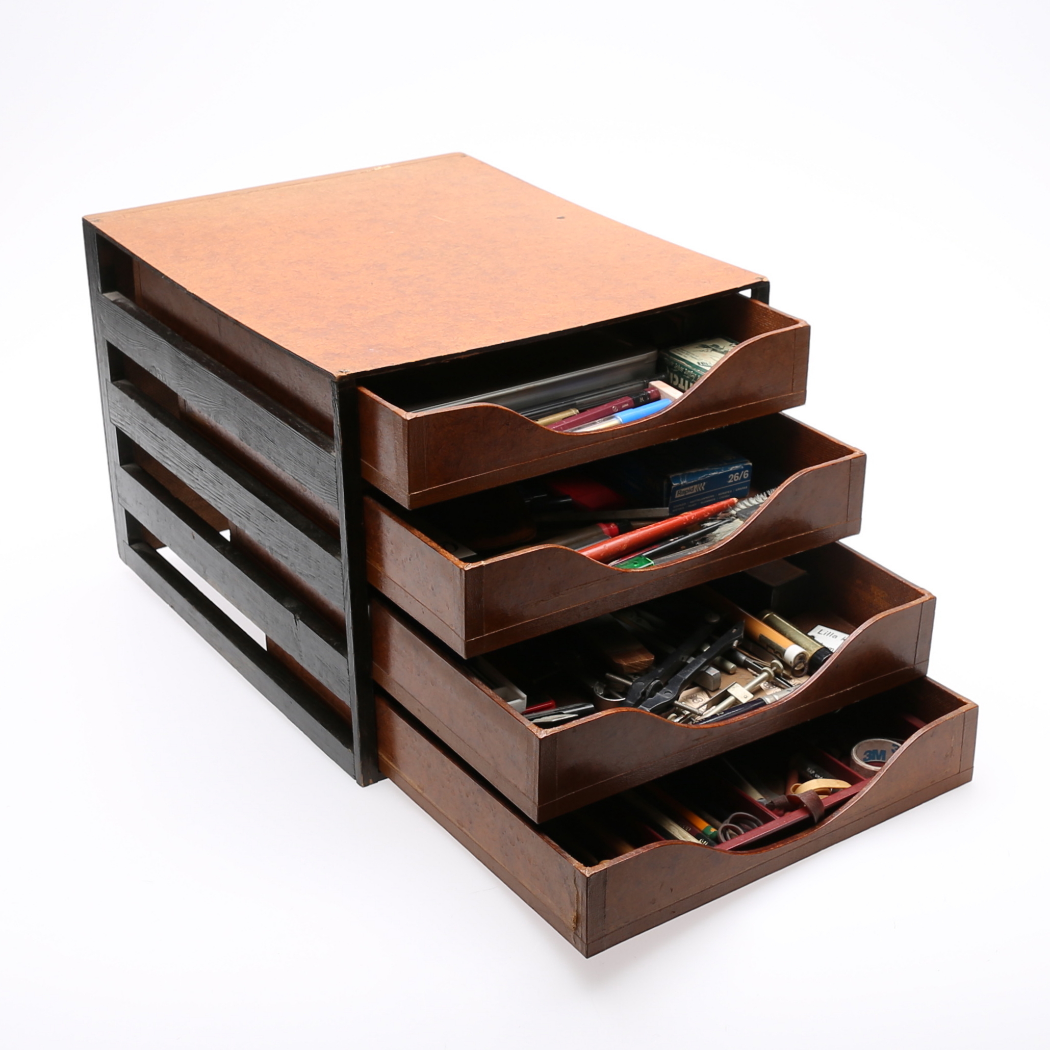 1257104. SVEN HEMMELIN PIIRUSTUSLAATIKKO JA KAMERA. kuvat - Auctionet