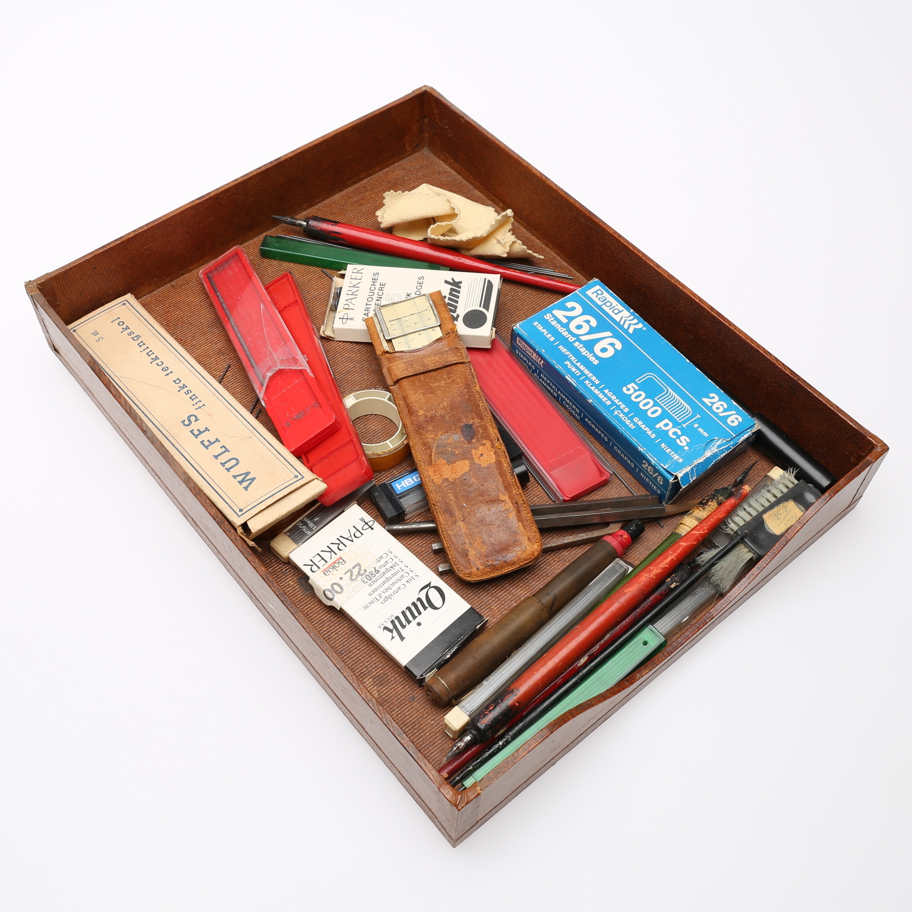 1257104. SVEN HEMMELIN PIIRUSTUSLAATIKKO JA KAMERA. kuvat - Auctionet