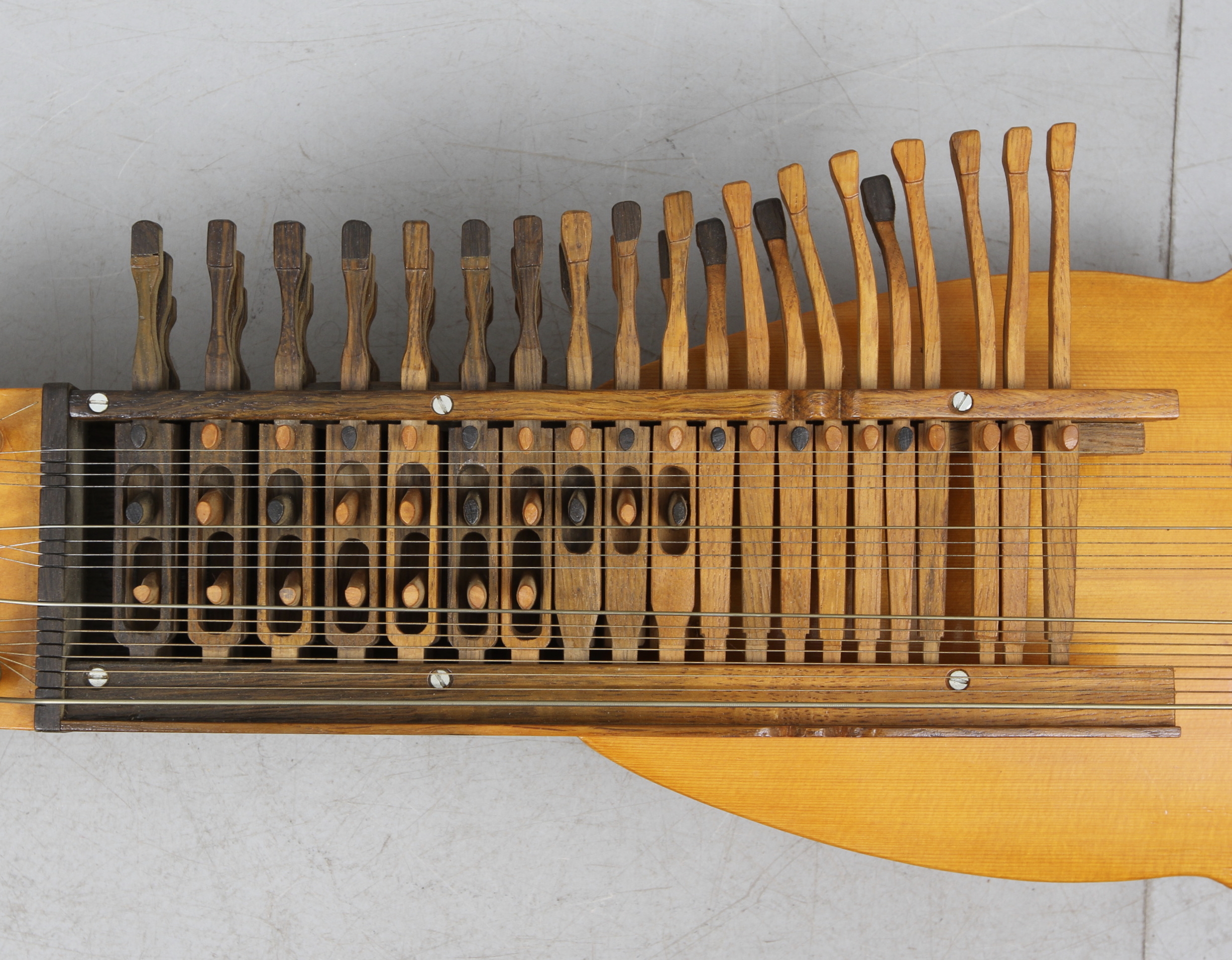 Images for 126339. KEY HARPLE, with string, 20th century. - Auctionet