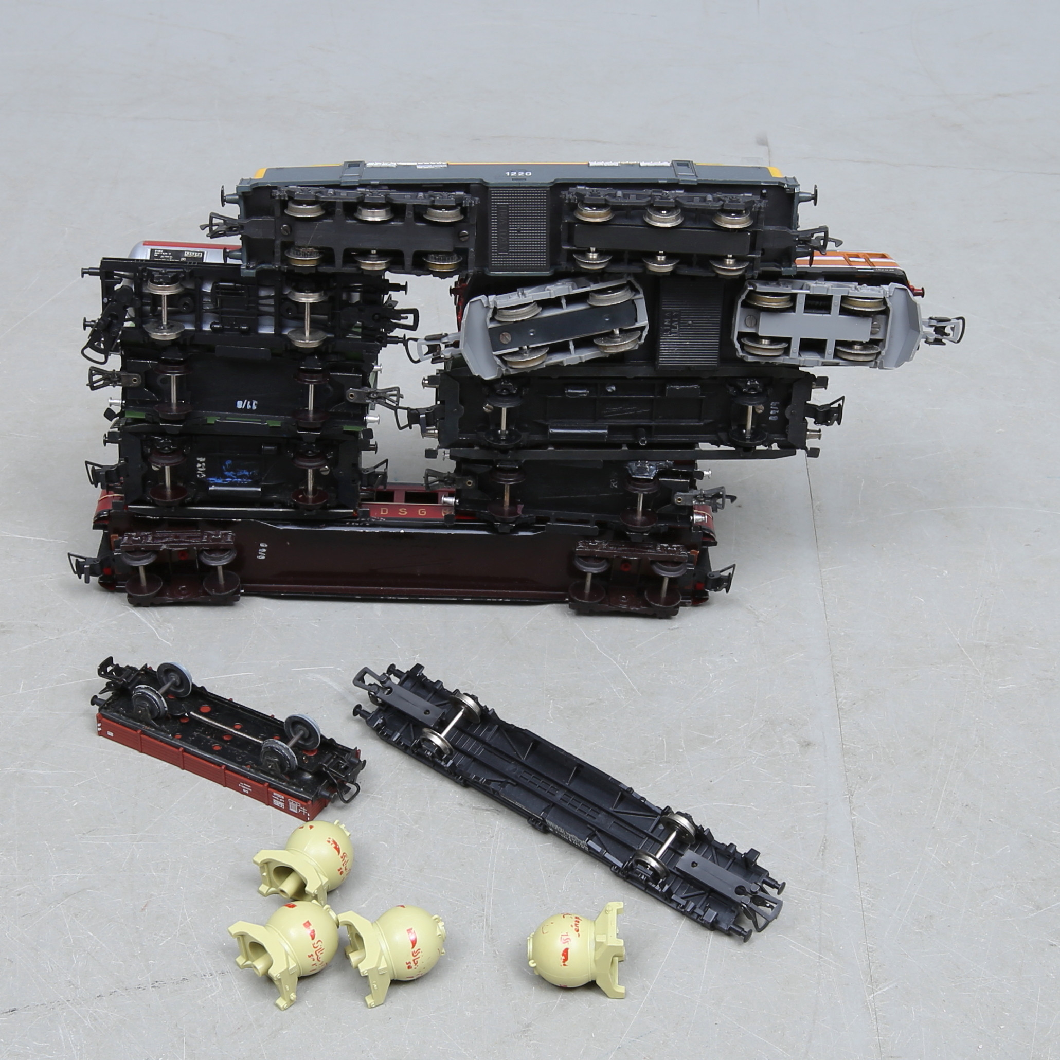 Images for 1273038. FLEISCHMANN and LIMA, gear locomotive 1306, Rc ...