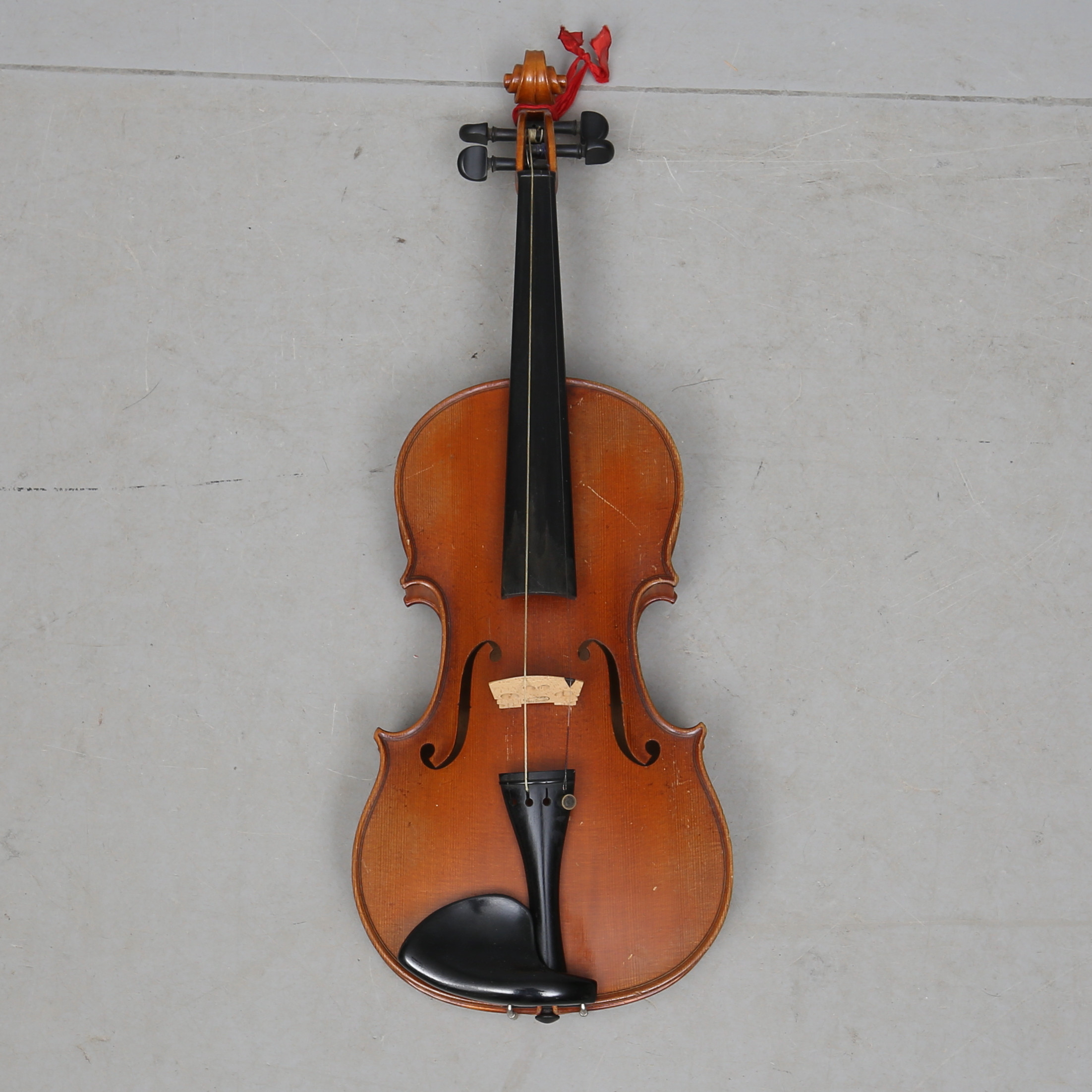 FIOL, 1900-tal. Samlarföremål - Musikinstrument - Auctionet