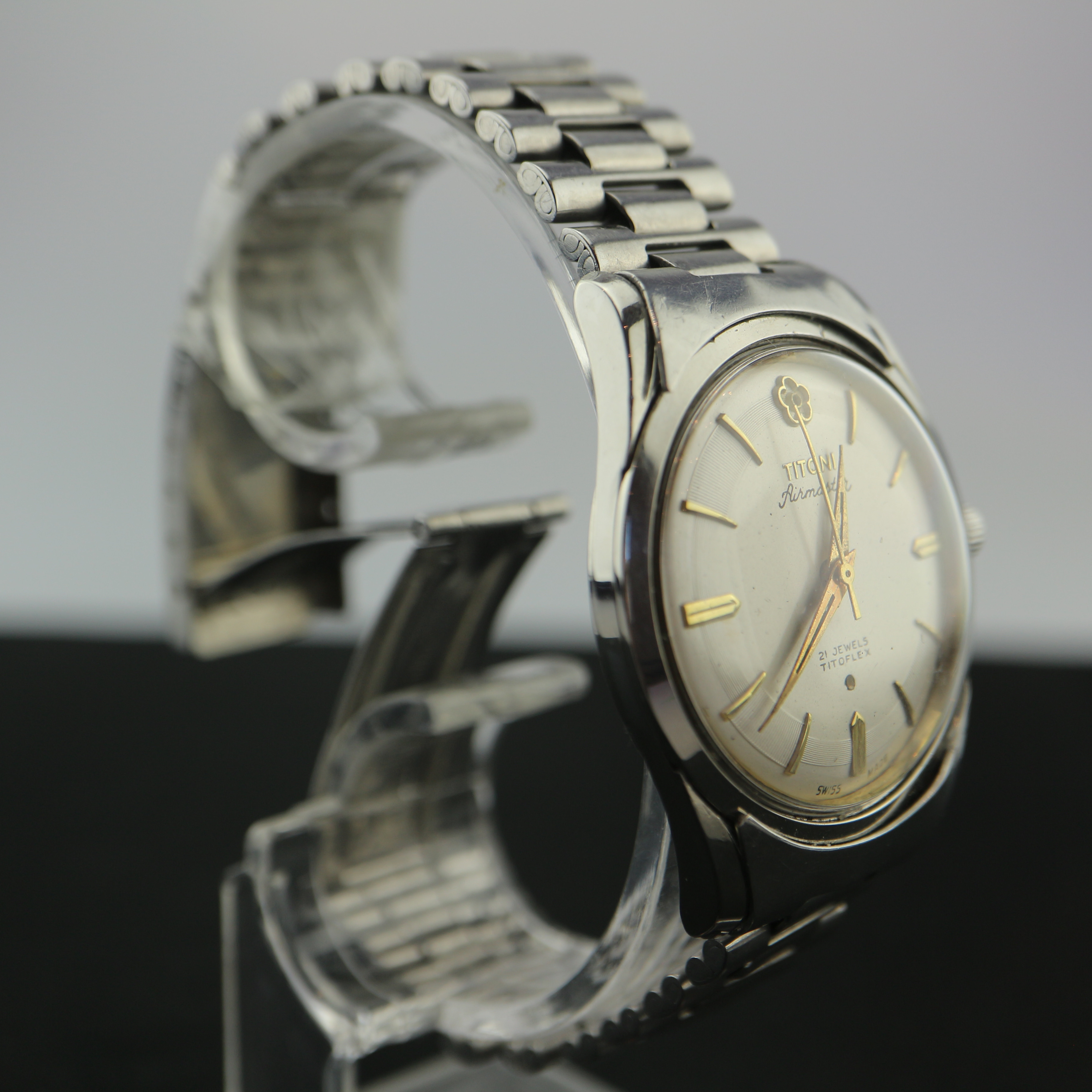 Images for 1285050. TITONI AIRMASTER WRISTWATCH SWISS MADE. - Auctionet