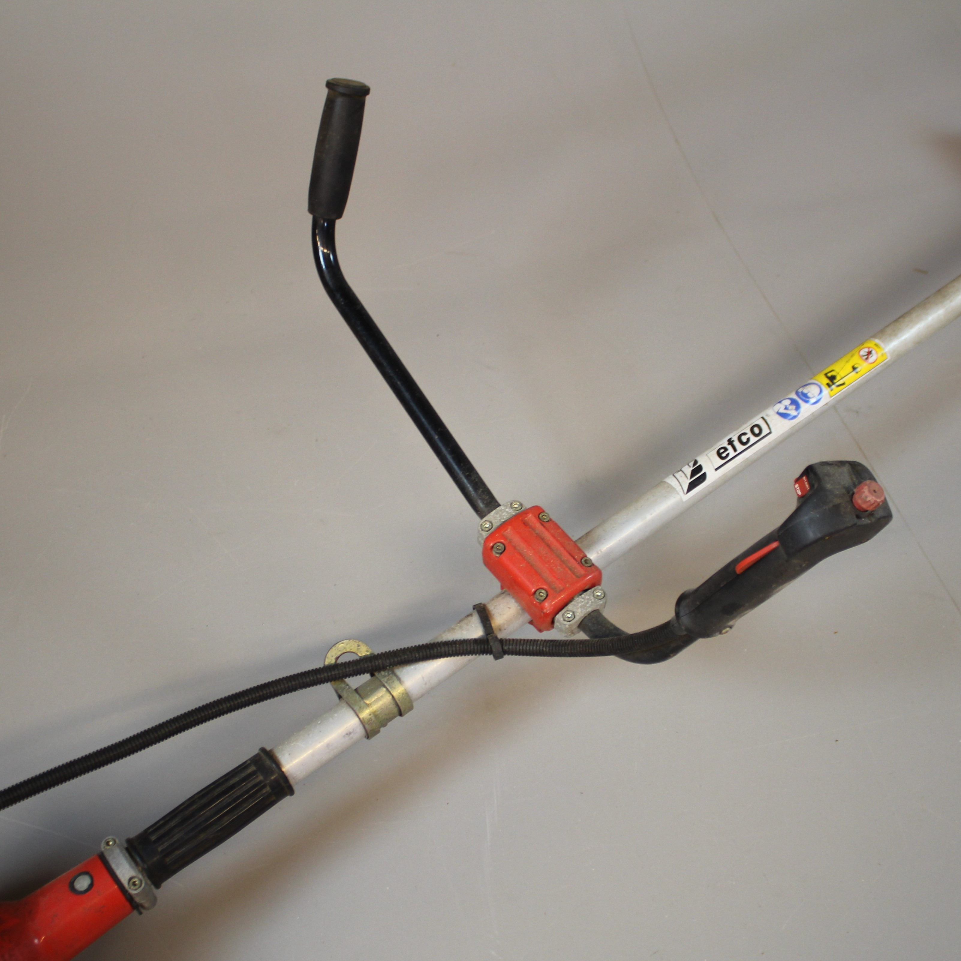 Images for 1301331. CLEAR SAW/TRIMMER Efco model 8420. - Auctionet