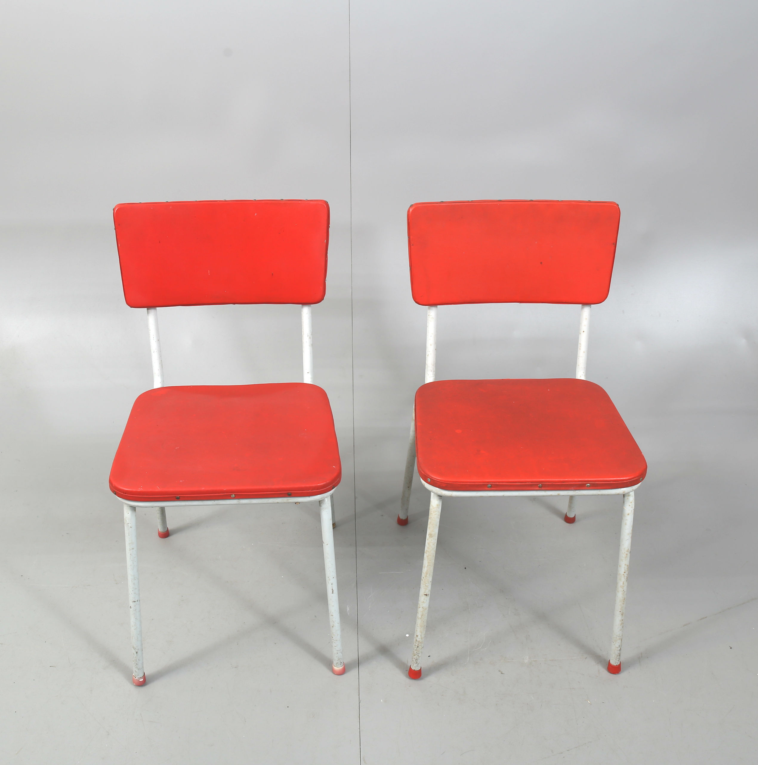 STOLAR, röd galon, ett par, 1950-tal. Möbler - Fåtöljer & Stolar ...