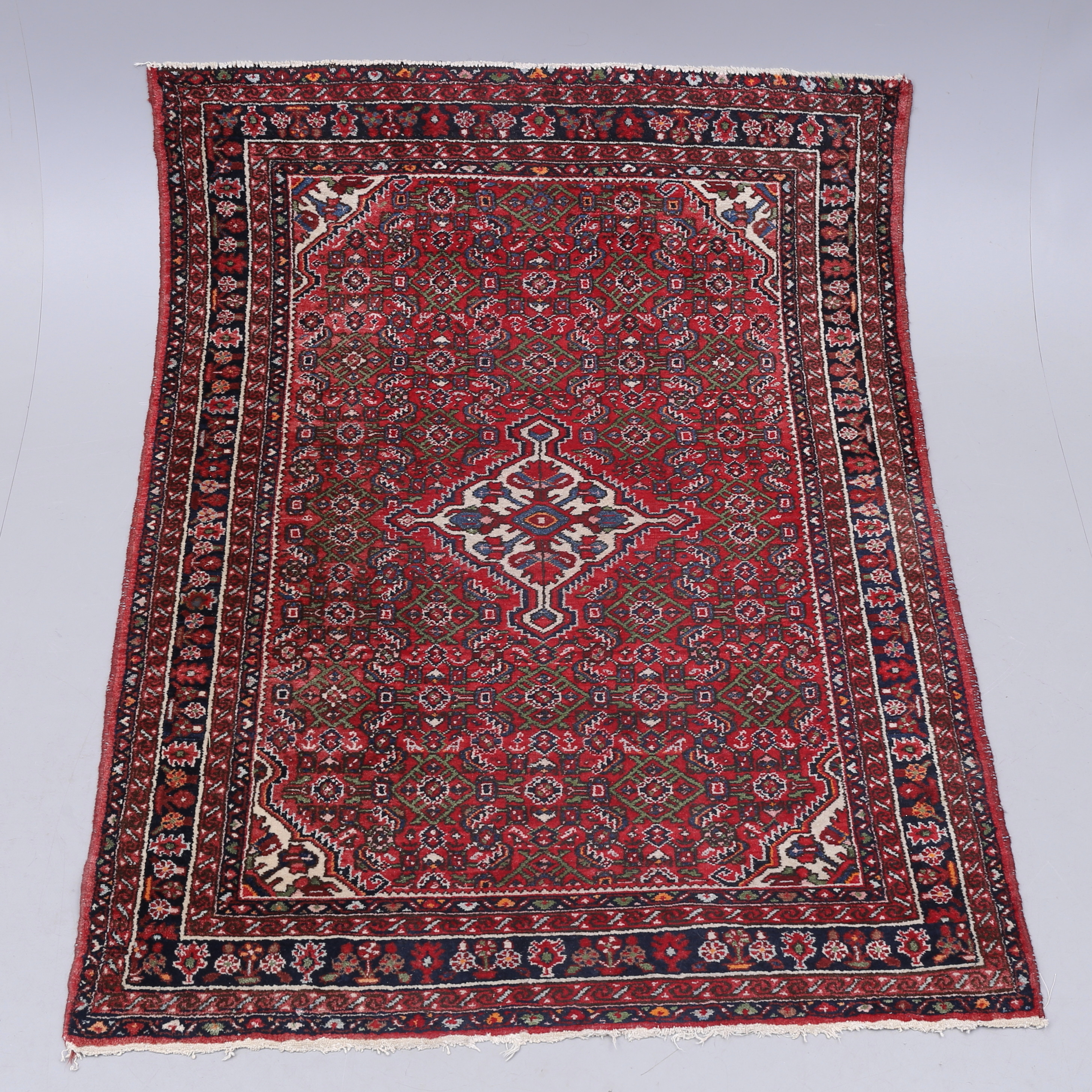 MATTA, Iran, 195 x 146 cm. Mattor & Textil - Mattor - Auctionet