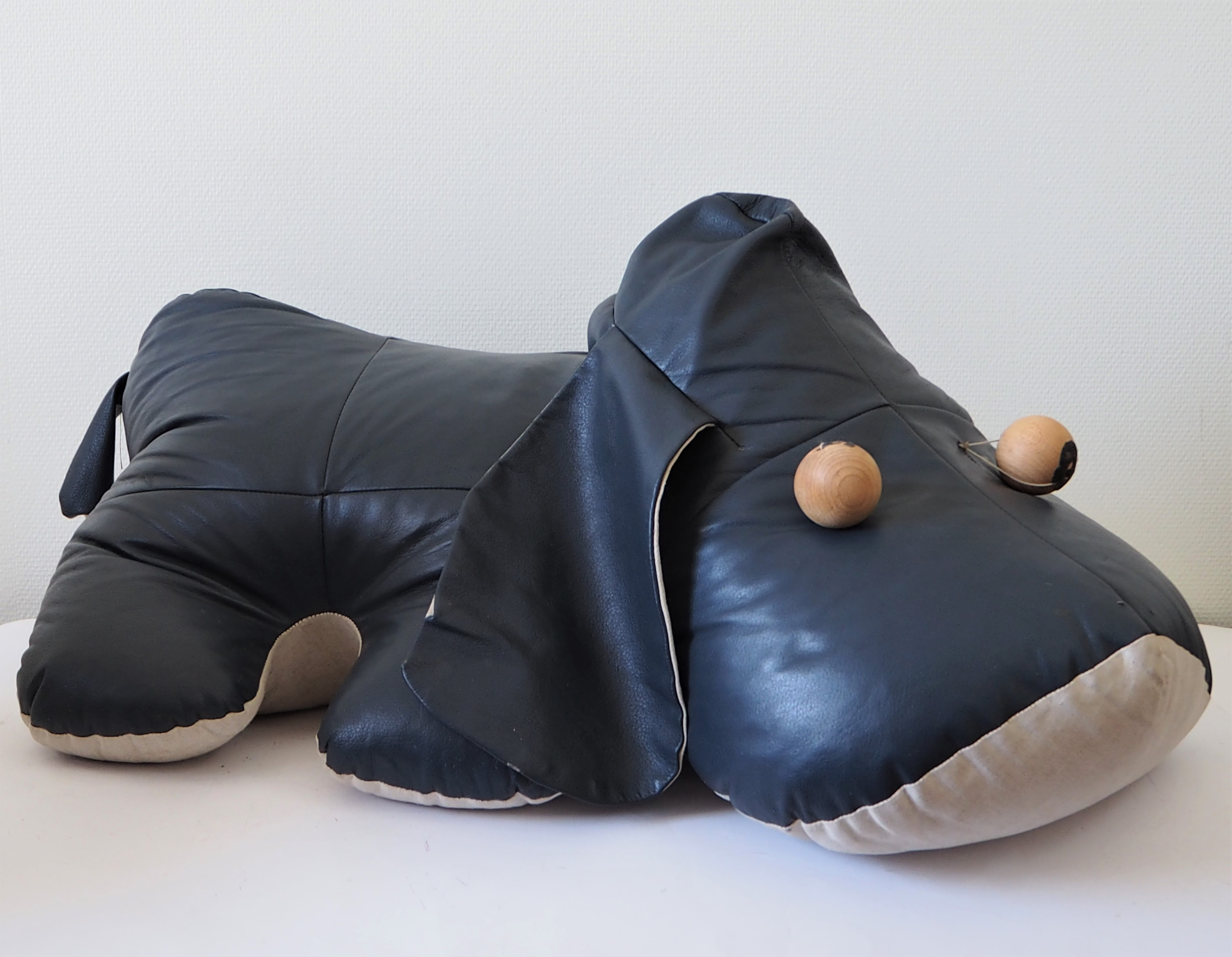 Images for 1325163. SITTING POUCH, "Ior", leather and fabric. - Auctionet