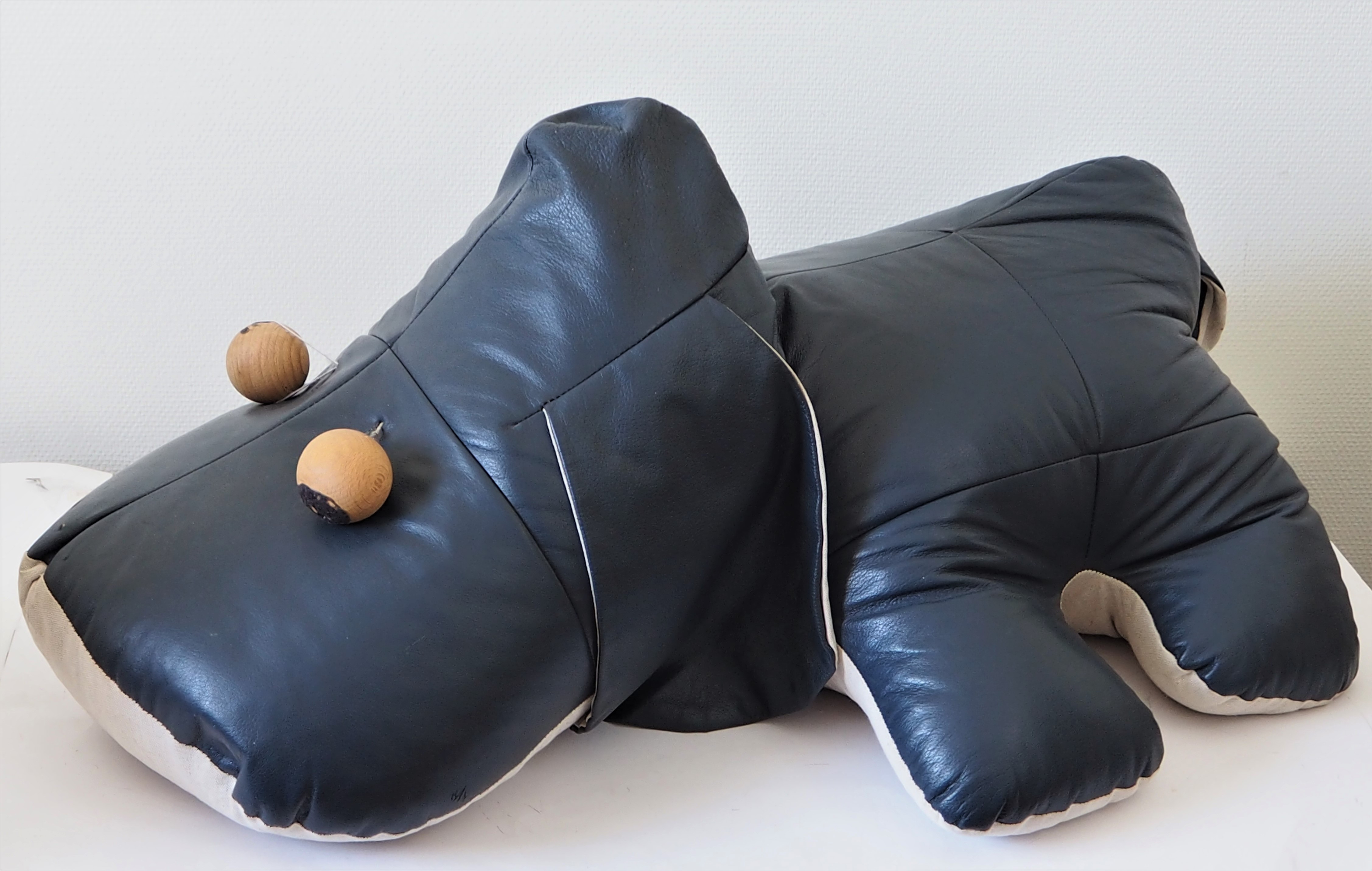 Images for 1325163. SITTING POUCH, "Ior", leather and fabric. - Auctionet