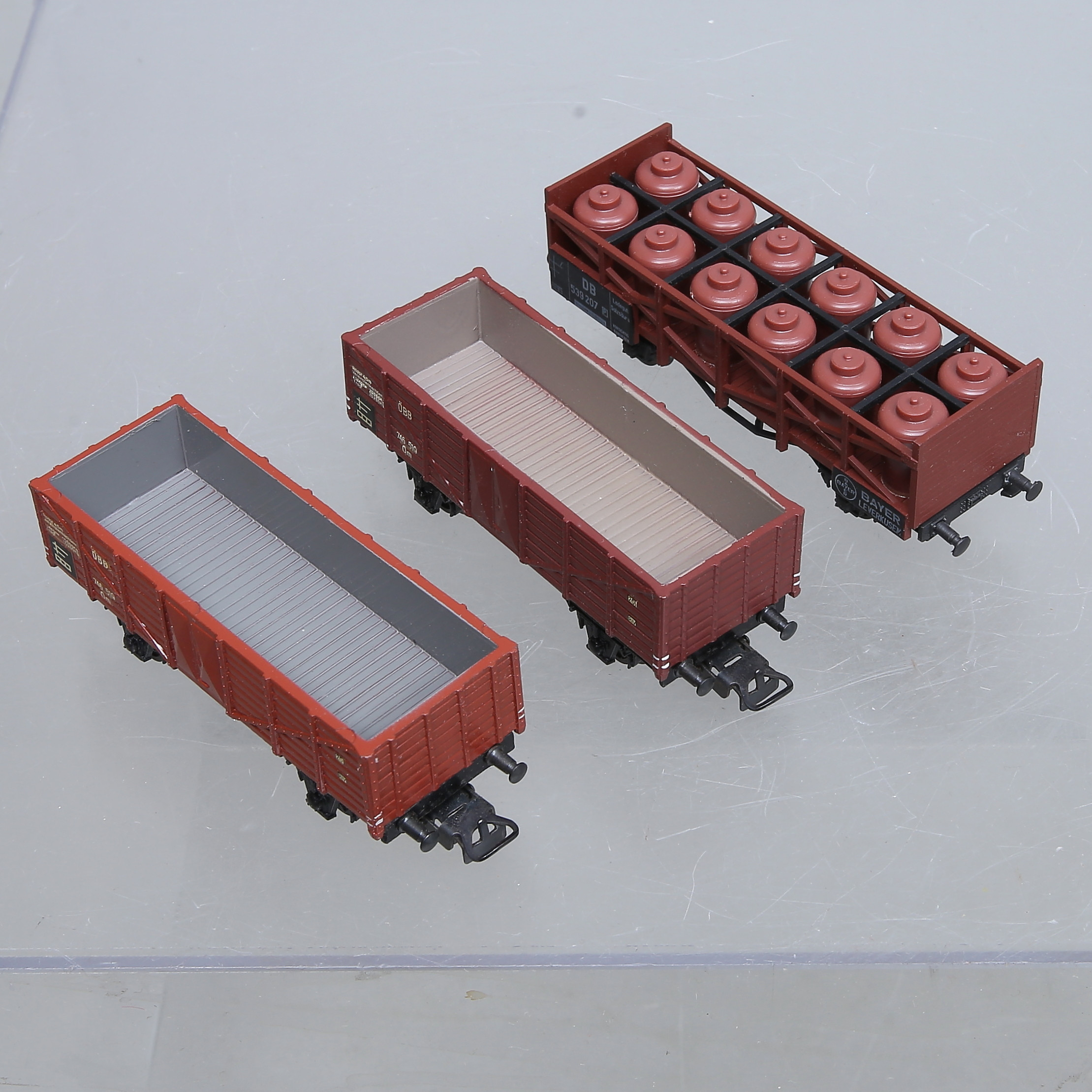 Bilder zu 1337176. LILIPUT 4 Personenwagen und 8 Güterwagen. Teilweise ...