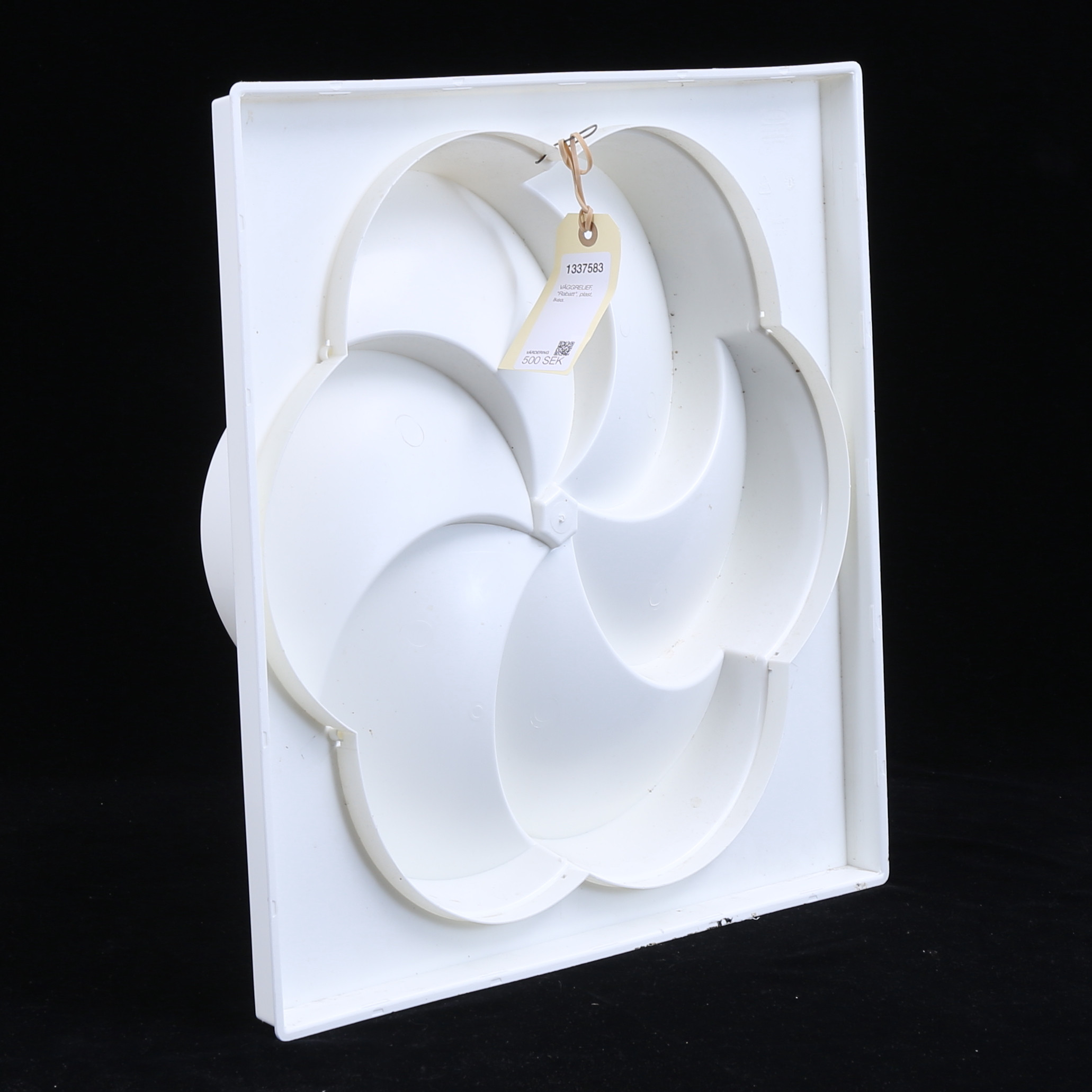 VÄGGRELIEF, "Rabatt", plast, Ikea. Konst - Övrigt - Auctionet