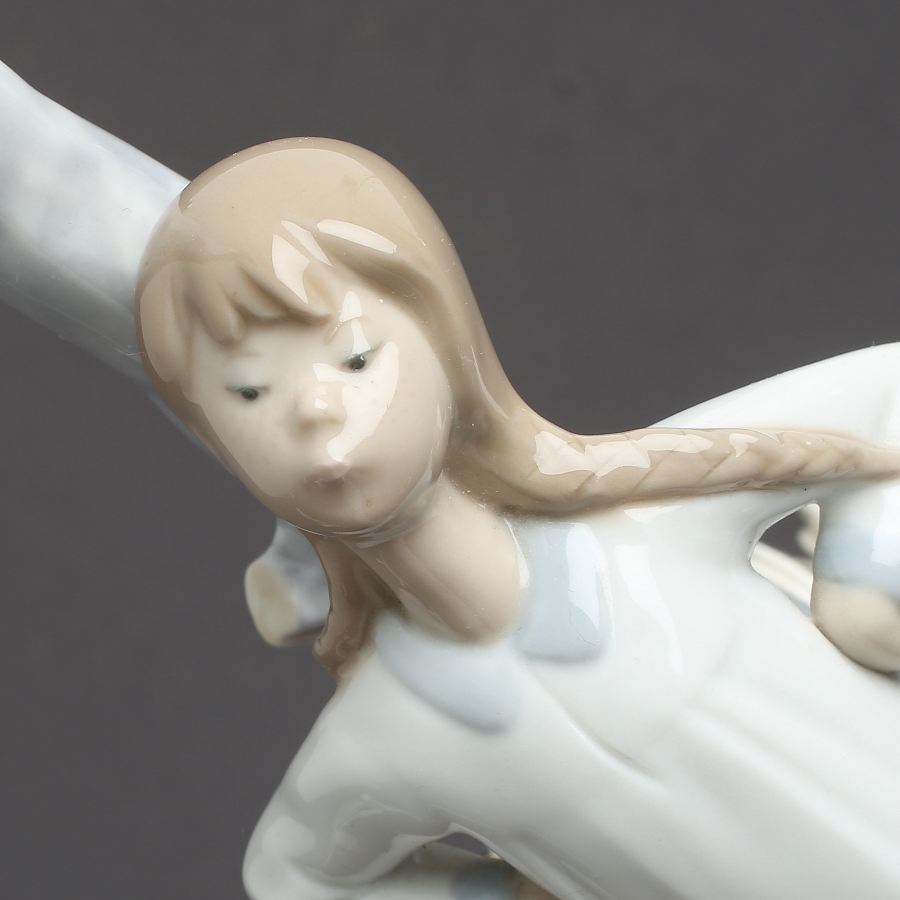 Bilder zu 1340888. TISCHLAMPEN und FIGUR, 3 Teile, Porzellan, Nao ...