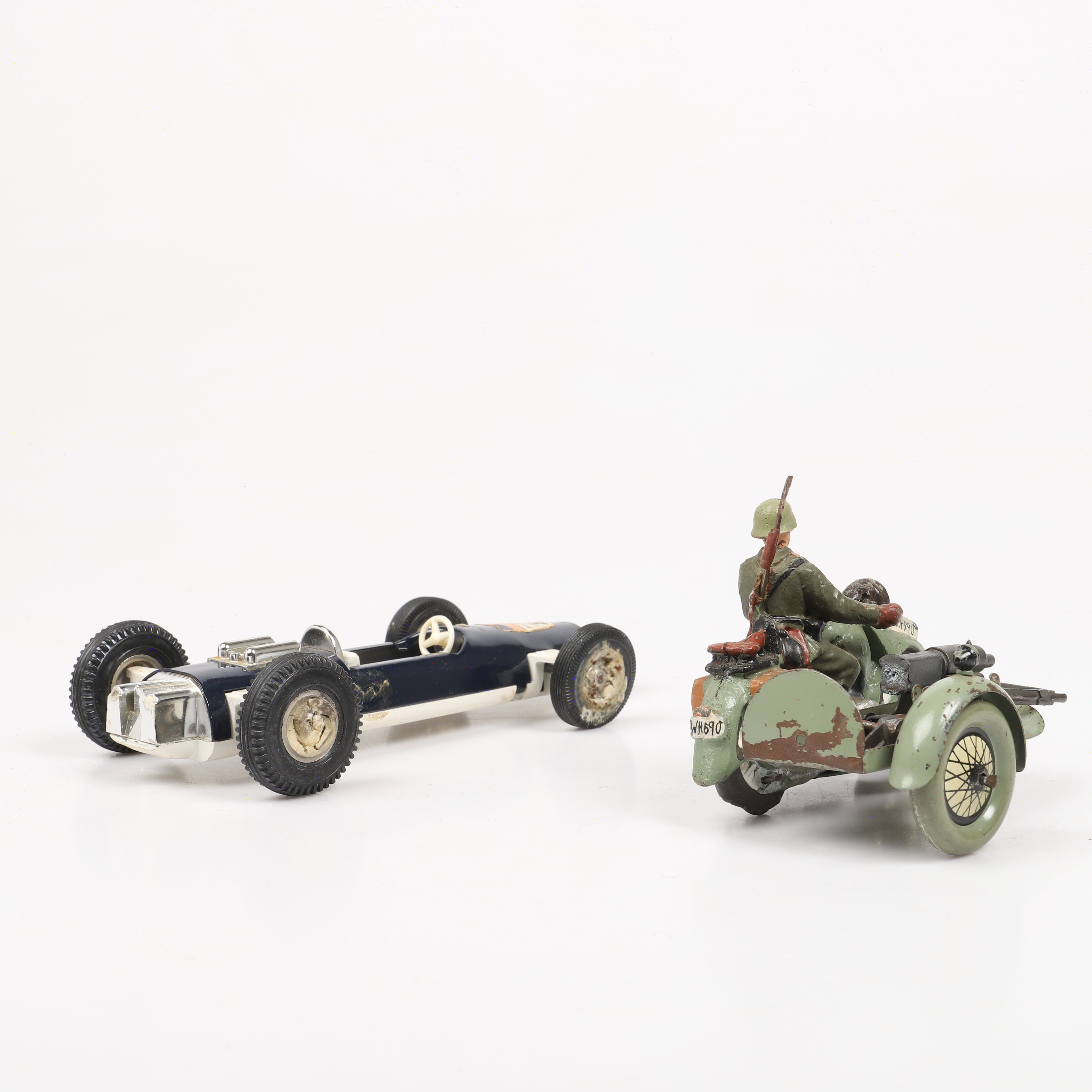Images for 1344369. SIDEWAGON AND RACING CAR, i.a. Tri-ang. - Auctionet